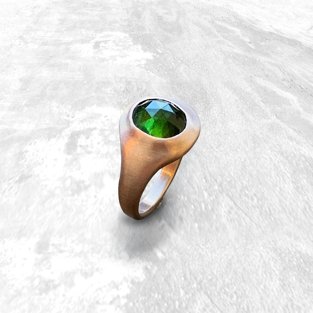 Jeffrey Levin / Ring / One of a Kind Green Tourmaline – Poet and the Bench